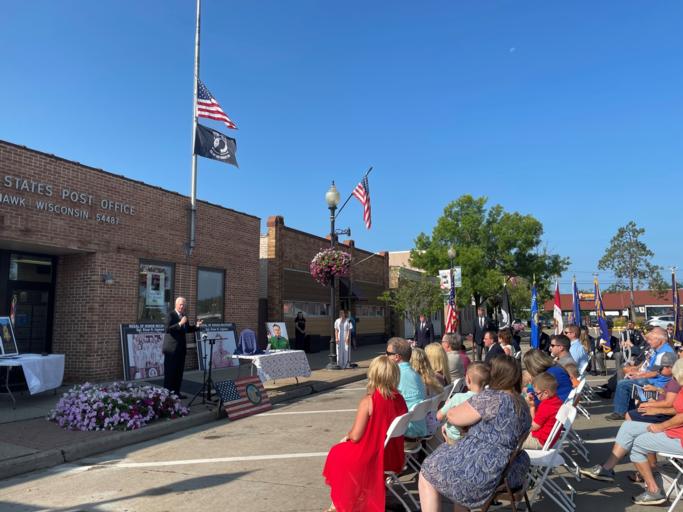 Senator Johnson, Wisconsin Delegation Honor Korean War Hero Einar ...